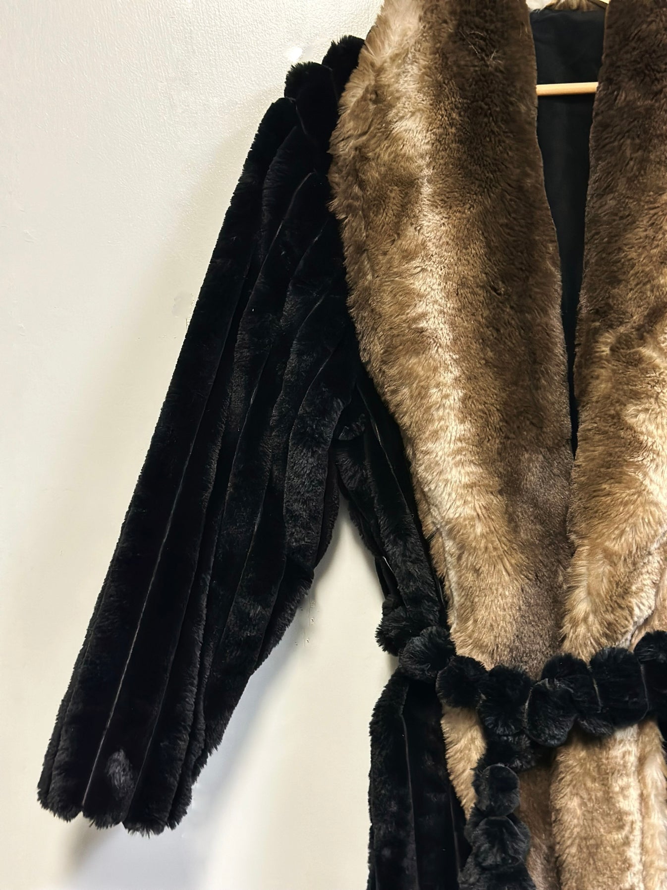 Faux Fur Long Sleeve Robe / Coat Black – Makymo